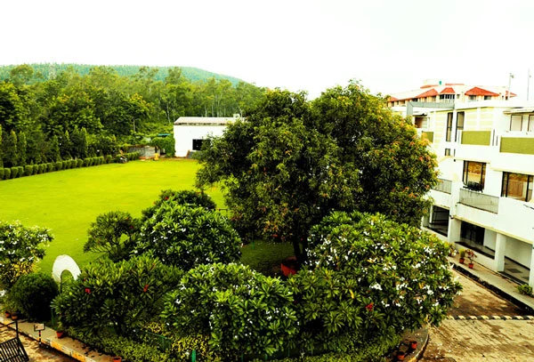 The Golden Leaf Resort || Adventure Awaits: Exploring the Outdoors at ...